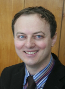 Munceste foarte mult. daca nu ar face acest lucru, evident nu s-ar ...